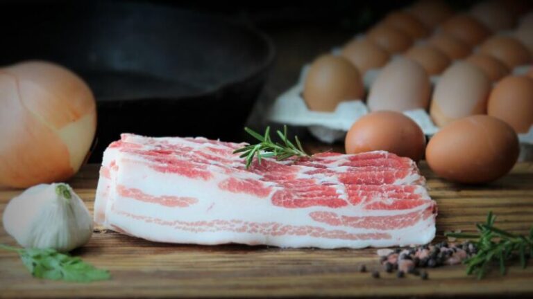 Corn-Fed Meat Hogs, Meat Pigs | Showalter's Country Meats