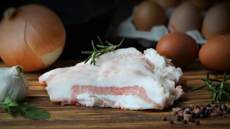 Corn-Fed Meat Hogs, Meat Pigs | Showalter's Country Meats